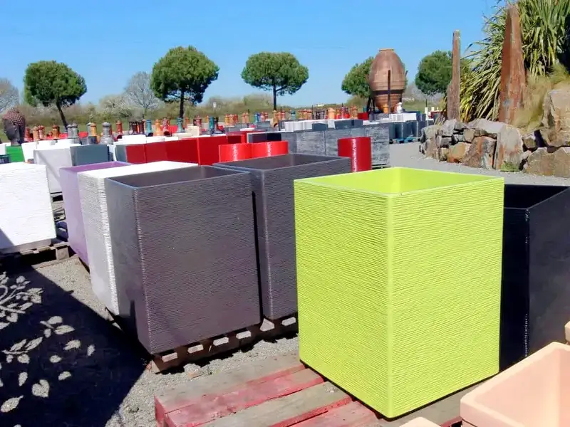 Pots en béton coulé fibré